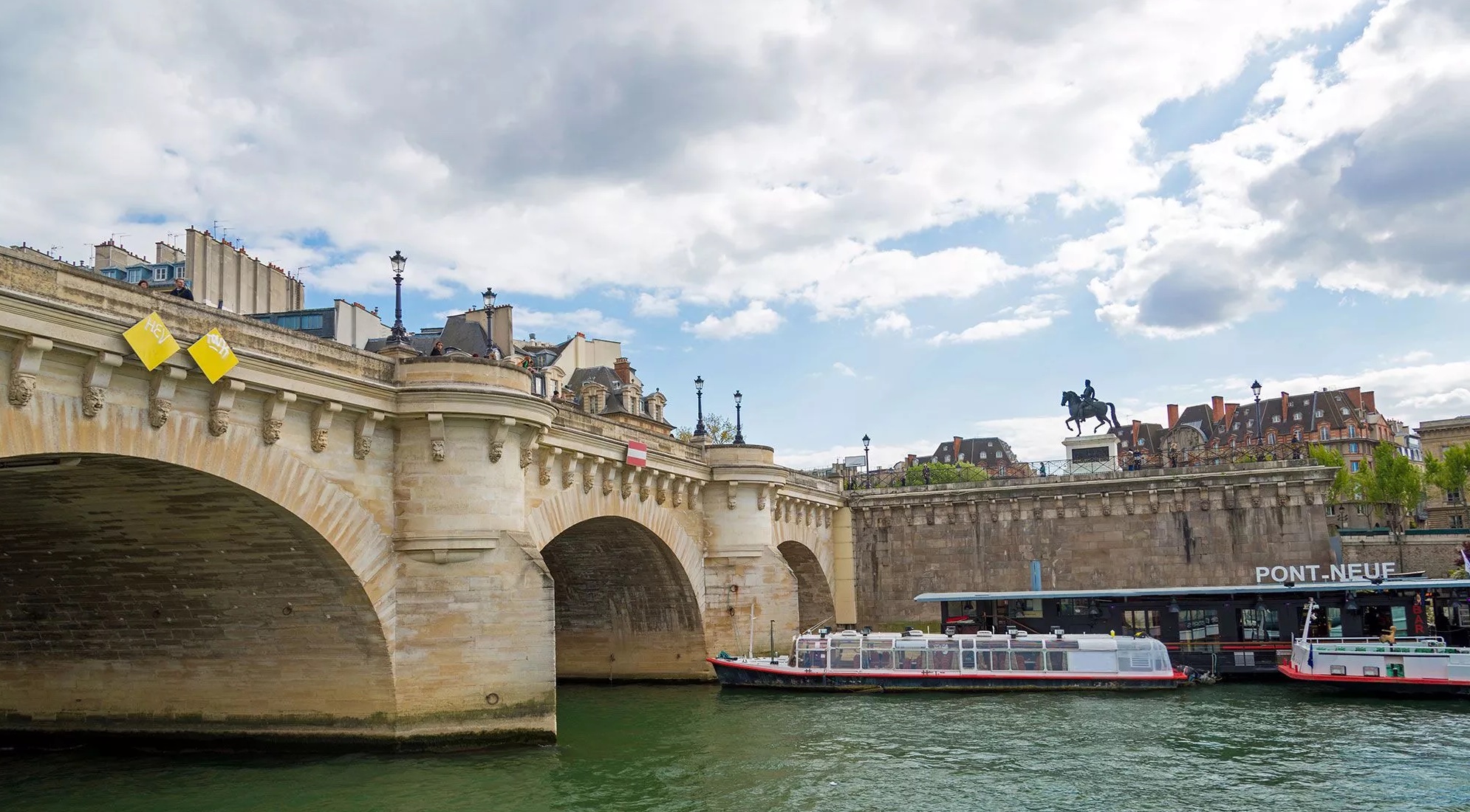 Vedettes du pont Neuf boat tour in Paris: review, price, info ...